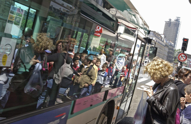 Municipales - La gratuité est montée dans son bus de campagne - Ville ...