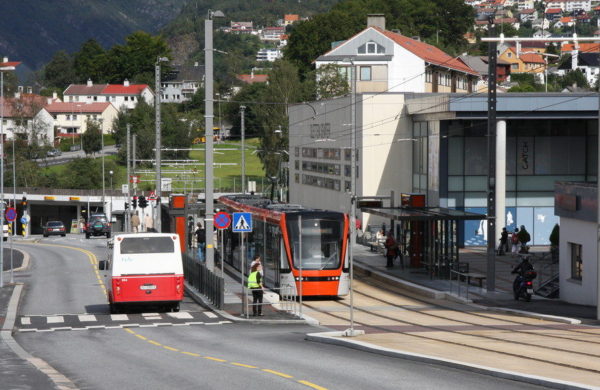 Keolis garde l’exploitation du tram de Bergen - Ville, Rail et Transports