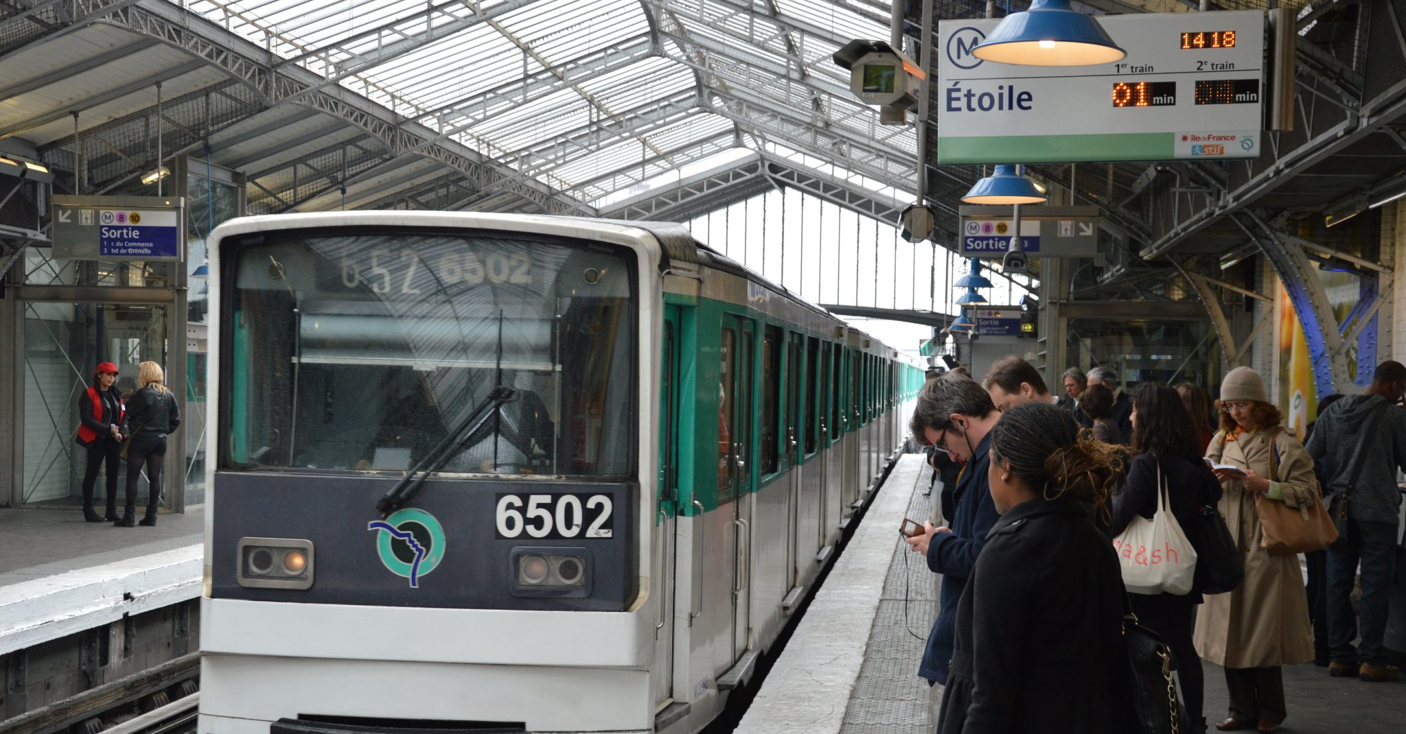 La RATP propose une augmentation générale des salaires de 2,2 % - Ville ...